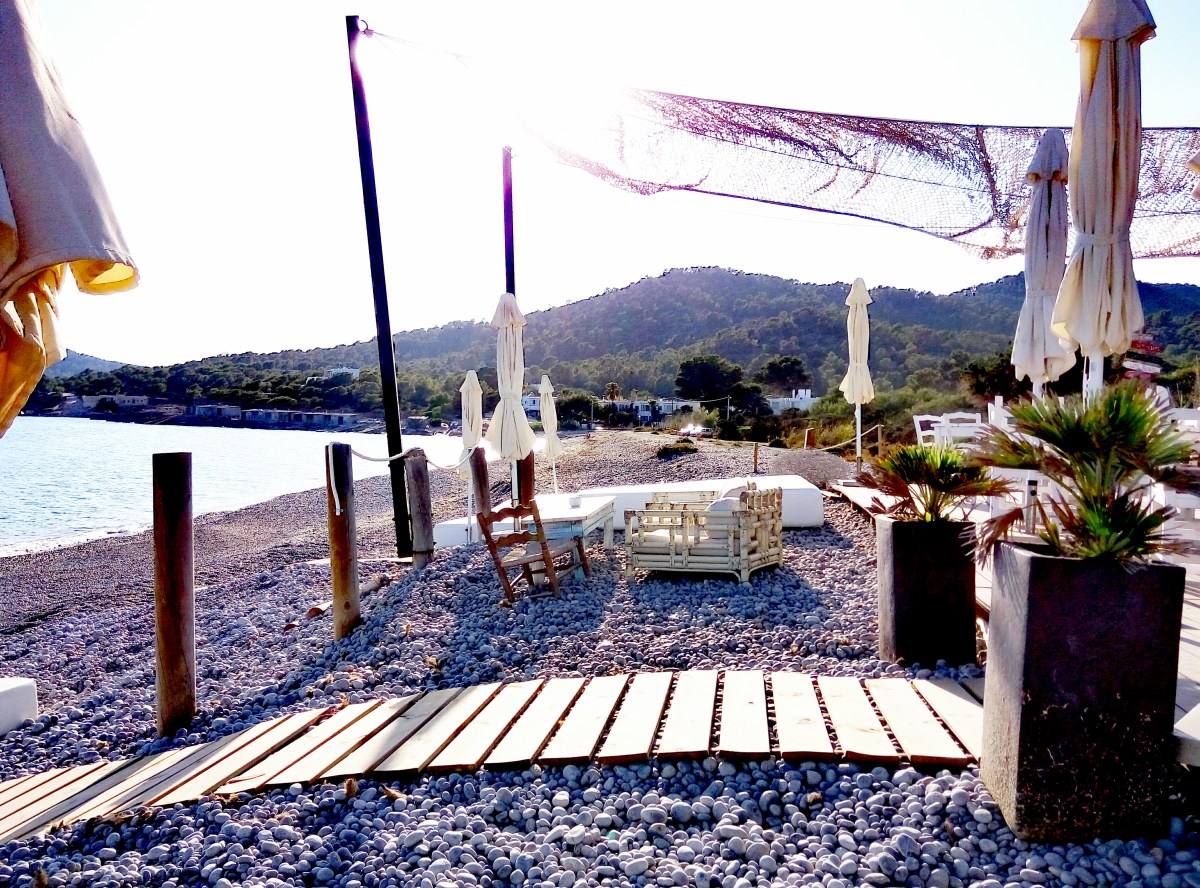 ES CODOLAR. SOUL BEACH CAFÉ. IBIZA. LA MAGIA DE LA ARENA GRUESA. | GATO ...